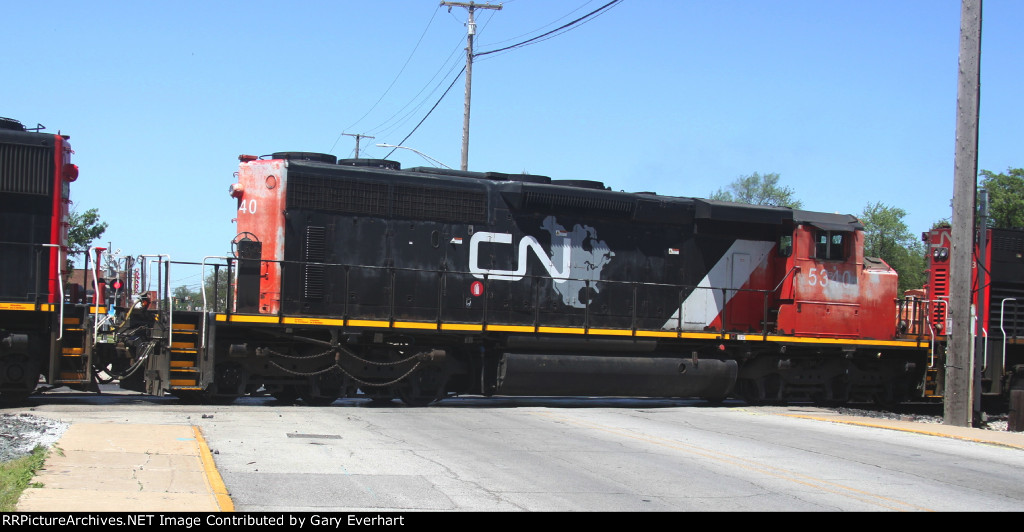 CN 5340 - Second of 7 in the lashup